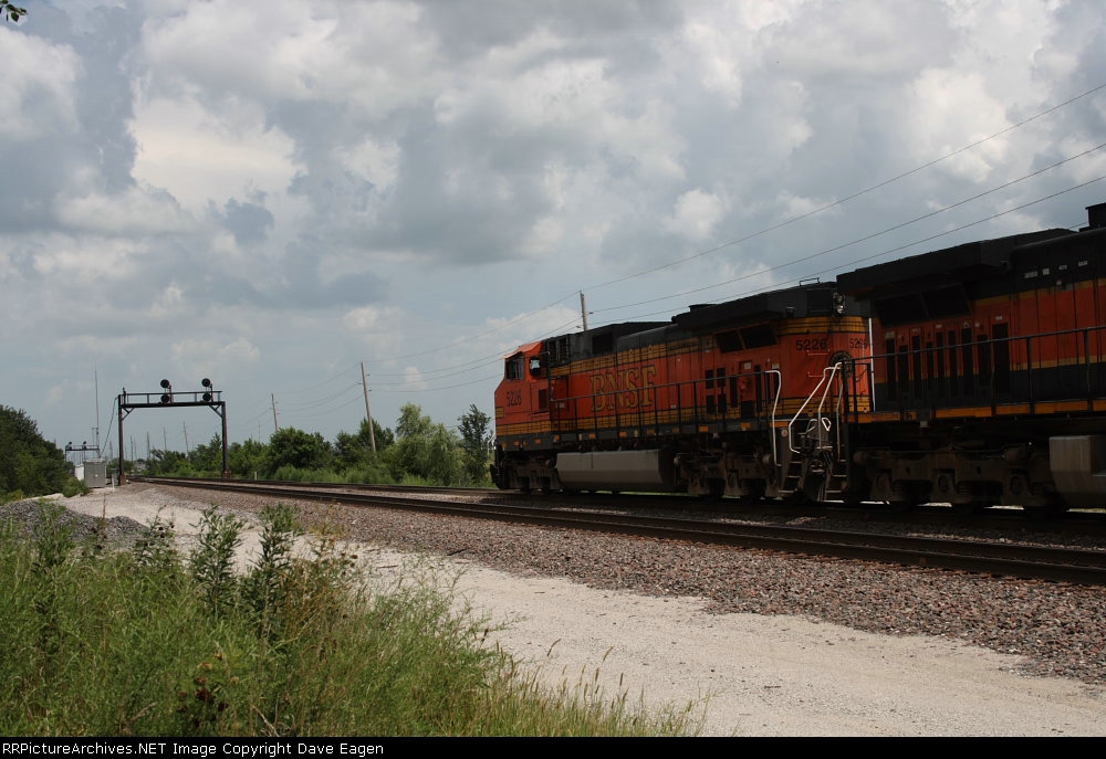 BNSF 5226